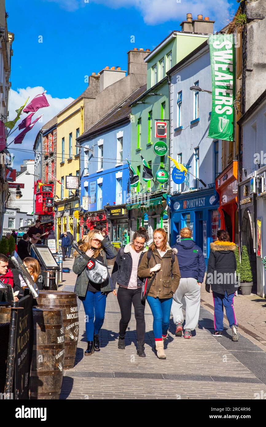 Galway quay street hi-res stock photography and images - Alamy