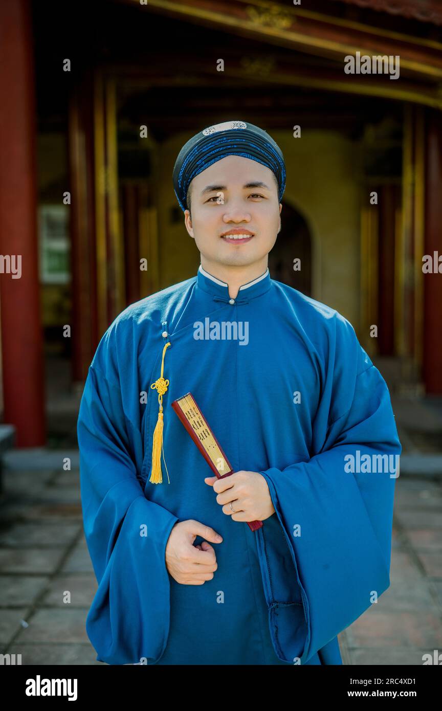 Ceremonious hi-res stock photography and images - Alamy