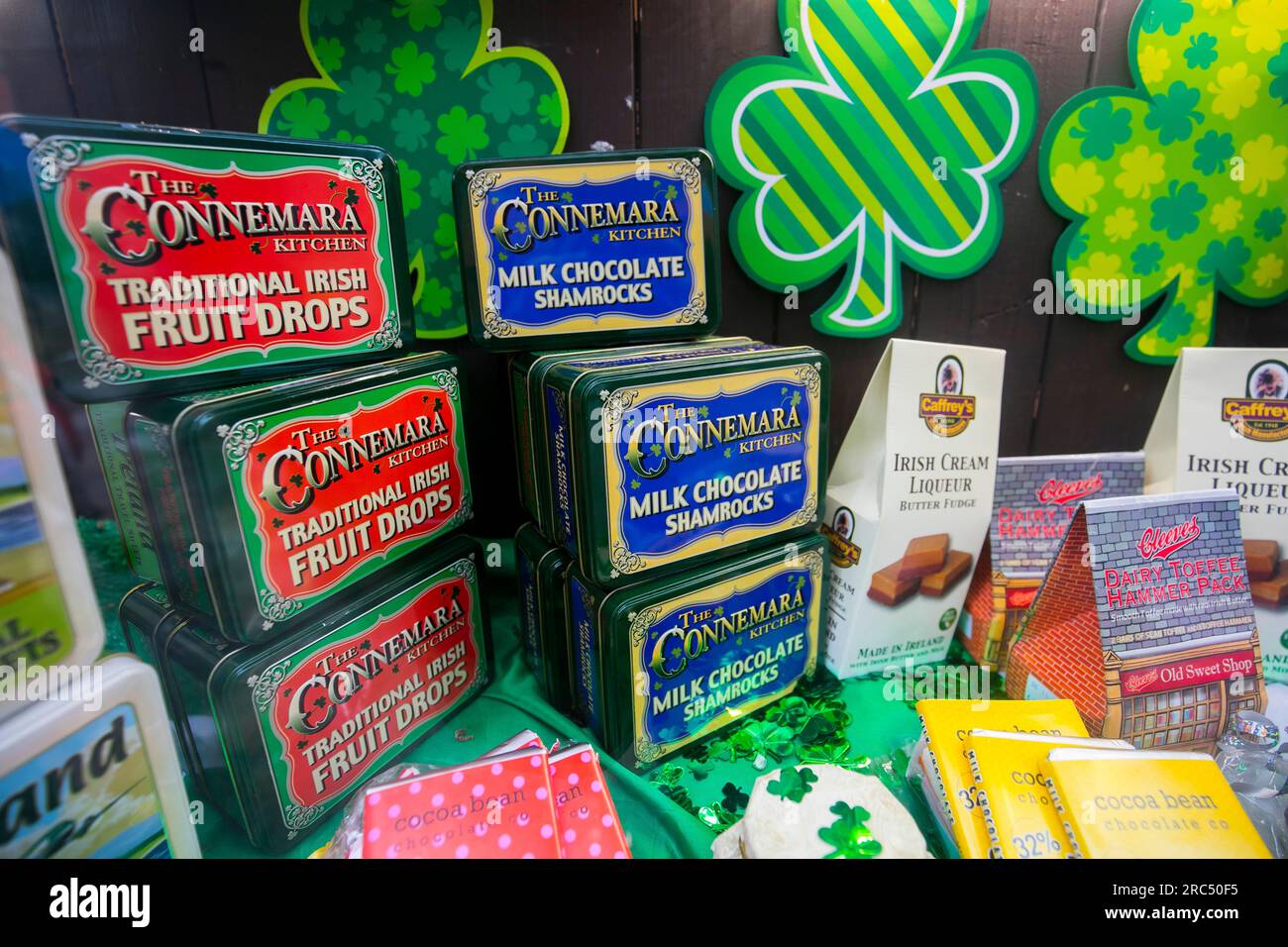 Dublin, Ireland, Temple Bar, Aunty Nellies Sweet Shop Stock Photo - Alamy