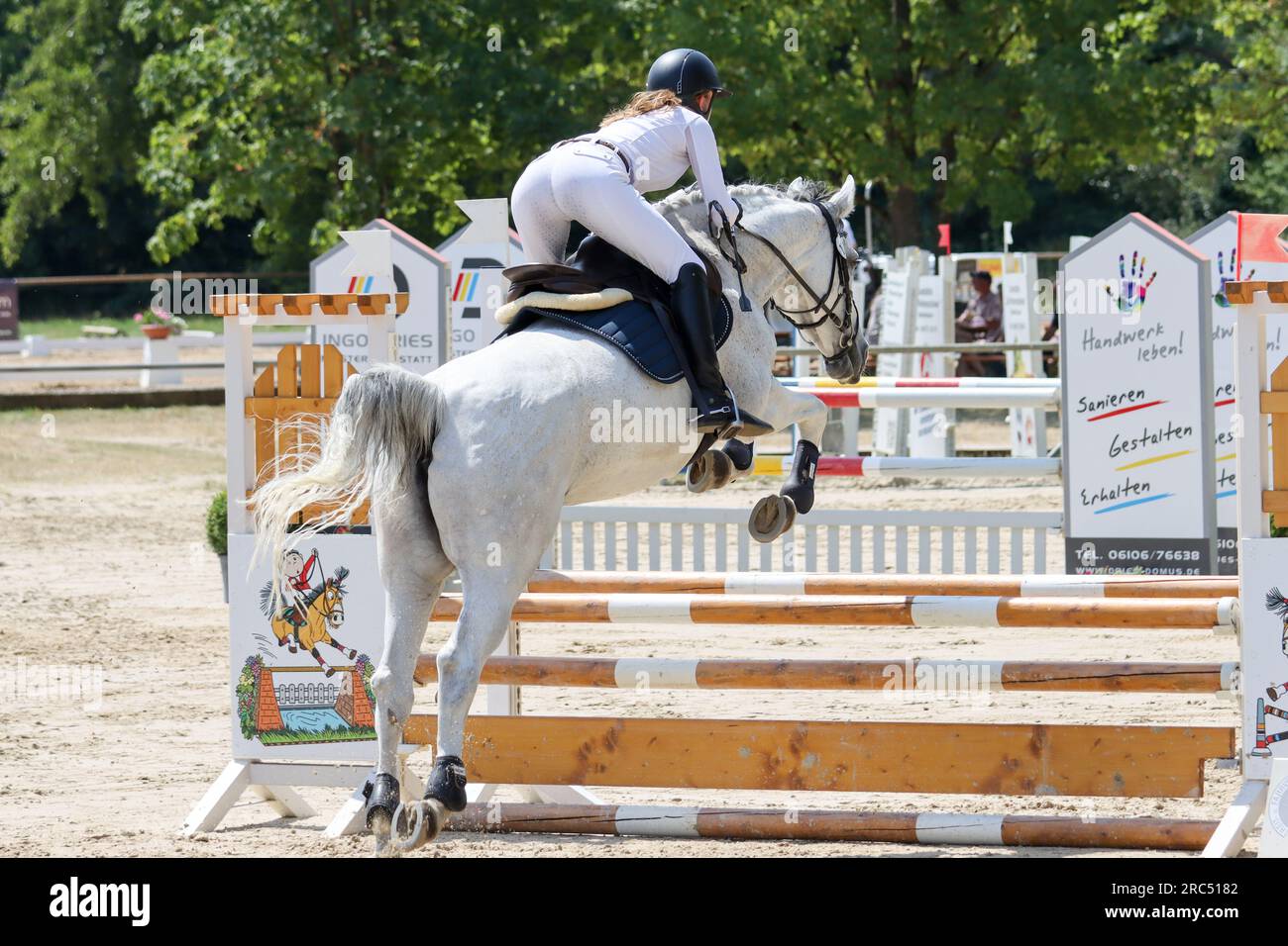 Show jumping tour hi-res stock photography and images - Alamy