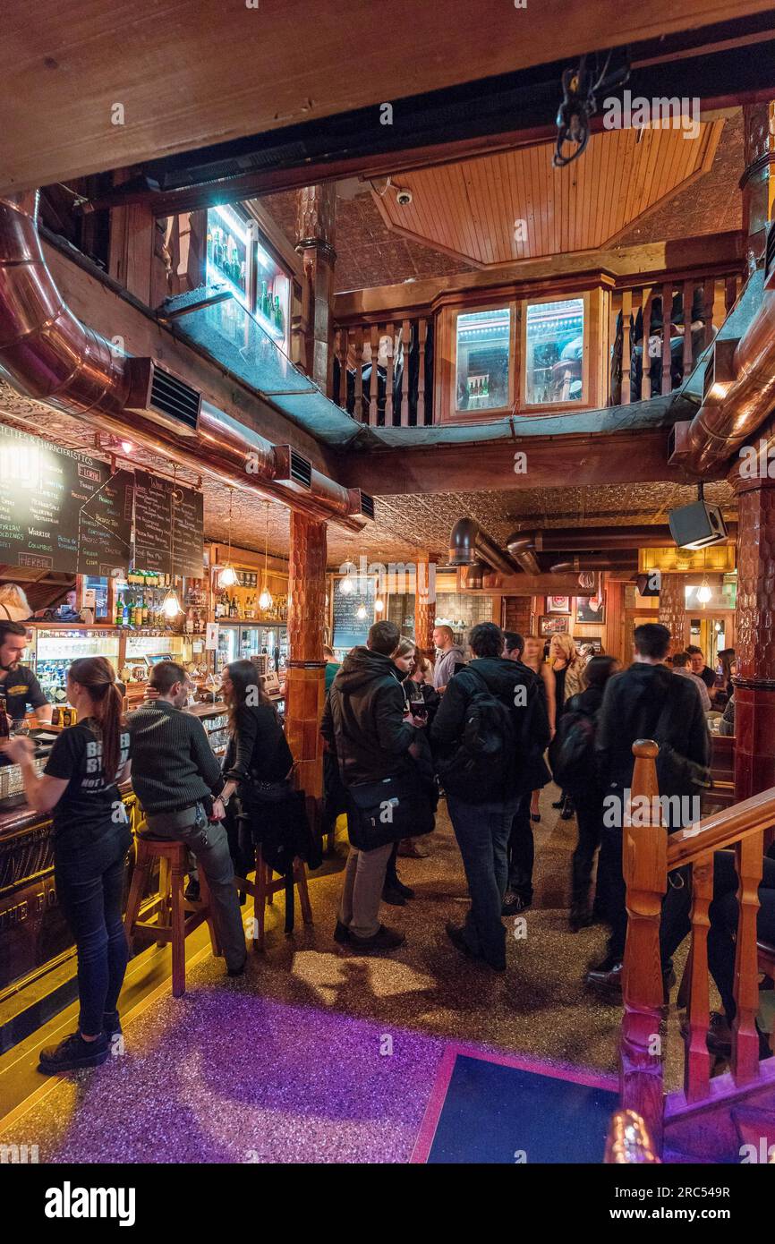 Porterhouse pub dublin hi-res stock photography and images - Alamy