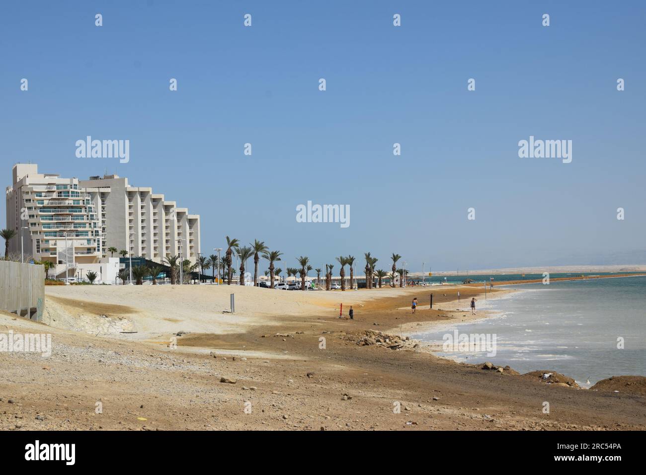 Beach of Ein Bokek and Salt Formations - Lower Basin of the Dead Sea Stock Photo - Alamy