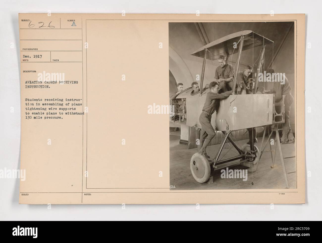 Airplane assembly techniques hi-res stock photography and images - Alamy