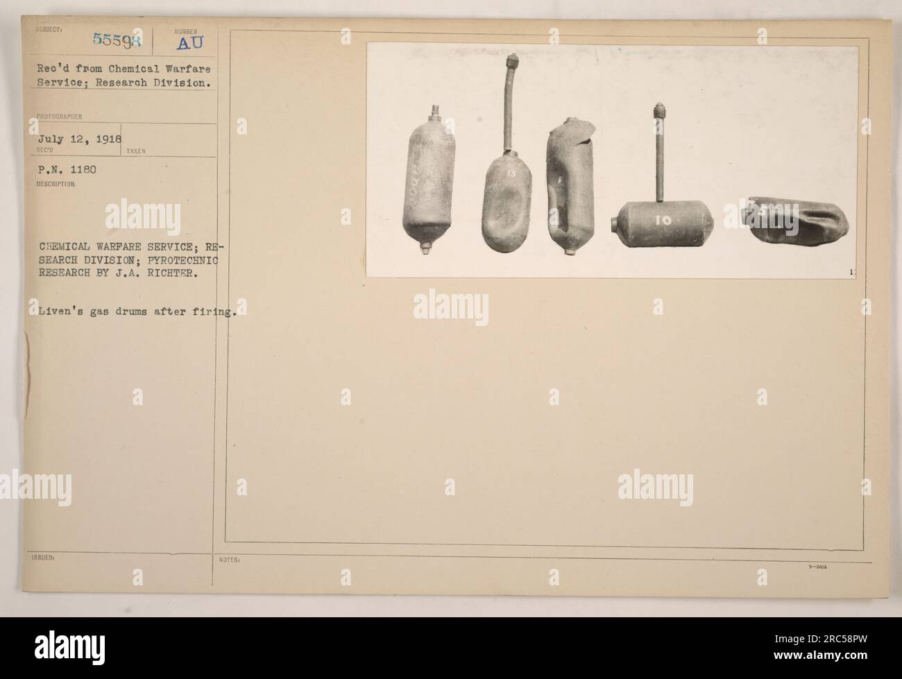 Chemical warfare service during ww1 hi-res stock photography and images ...