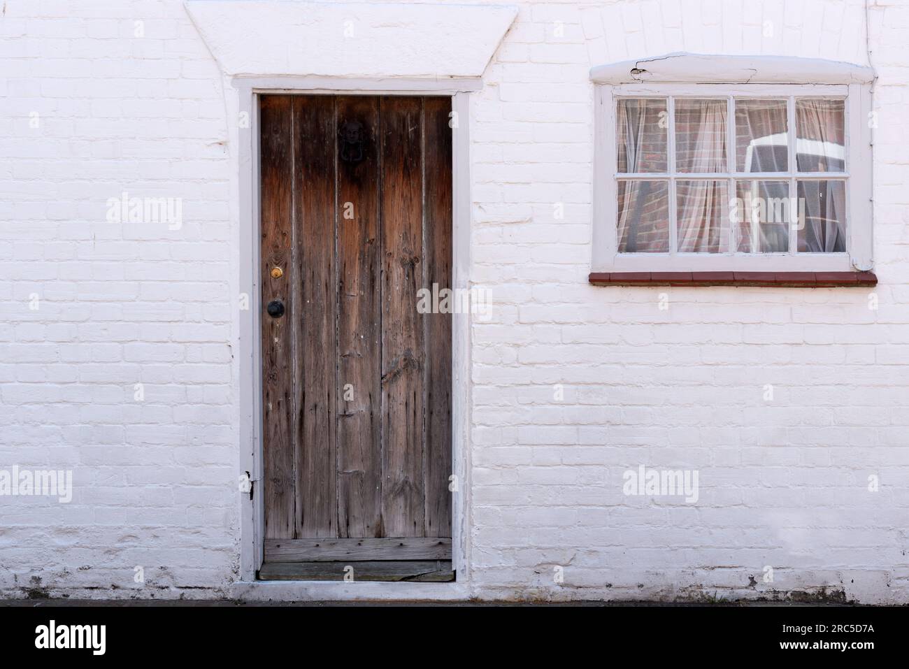 Traditional English house front entrance Stock Photo - Alamy