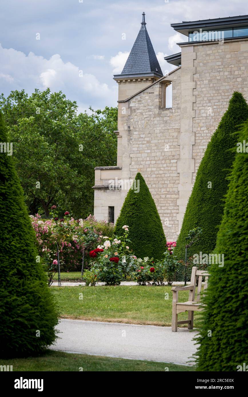 Garden of the house of the Rodin Museum, Paris, France Stock Photo - Alamy