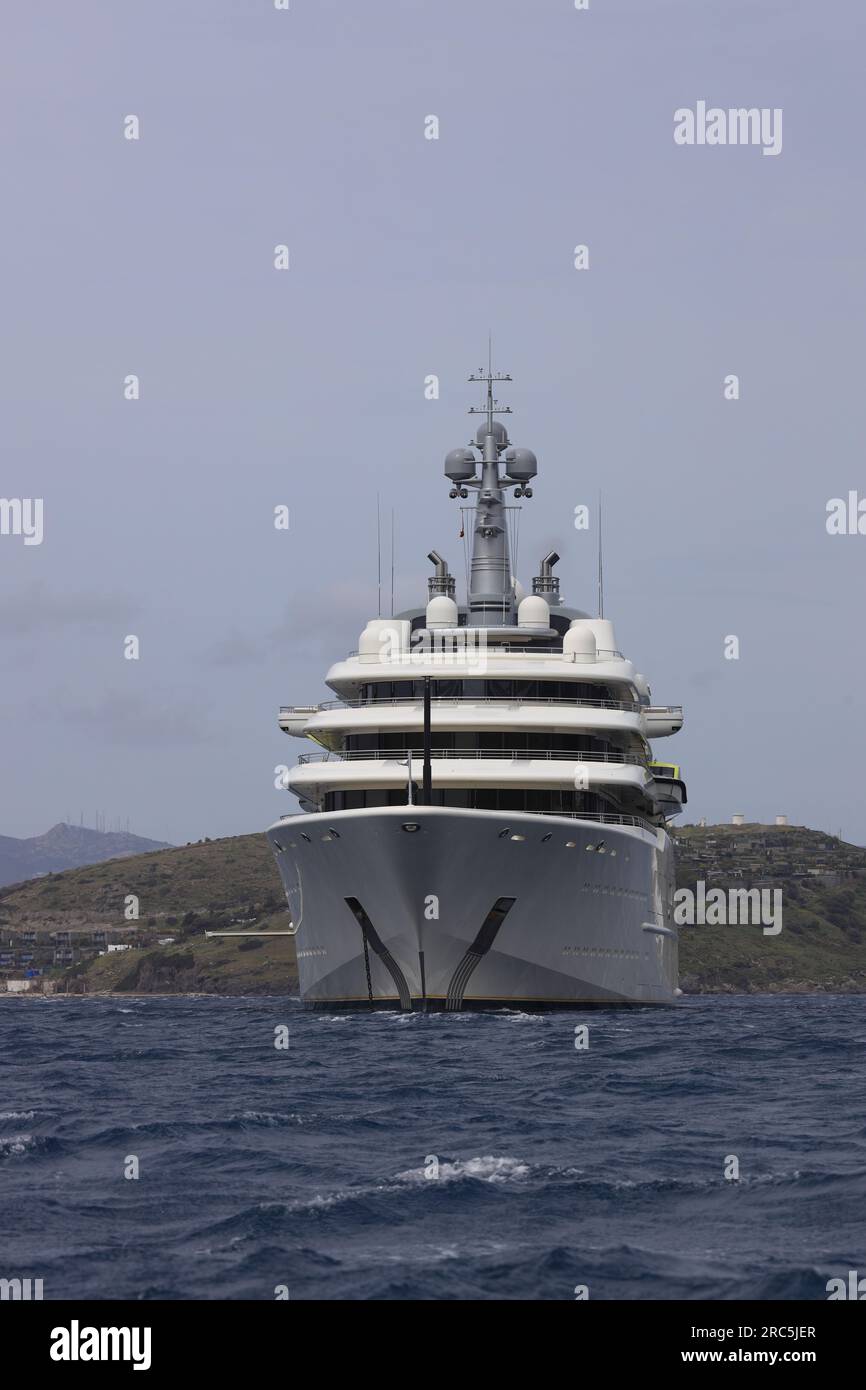 The giant superyacht eclipse hi-res stock photography and images - Alamy
