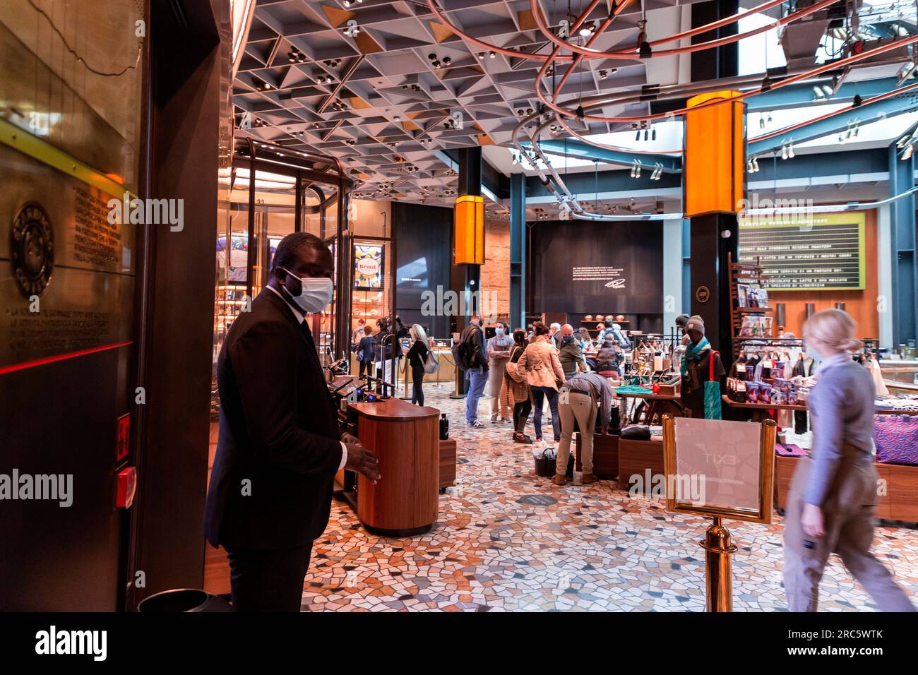 Iconic american brand starbucks hi-res stock photography and images - Alamy