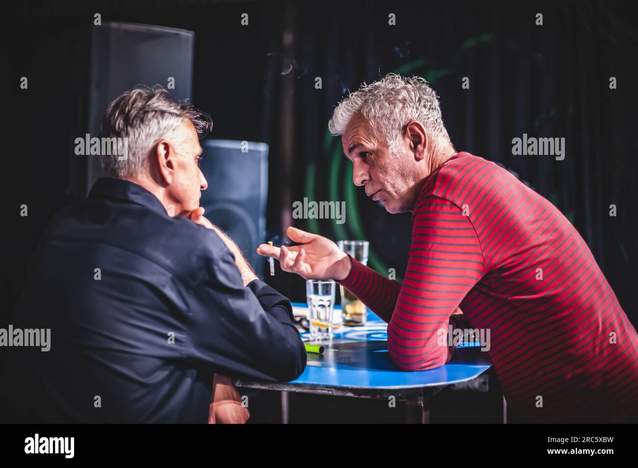 Two drunk men hi-res stock photography and images - Alamy