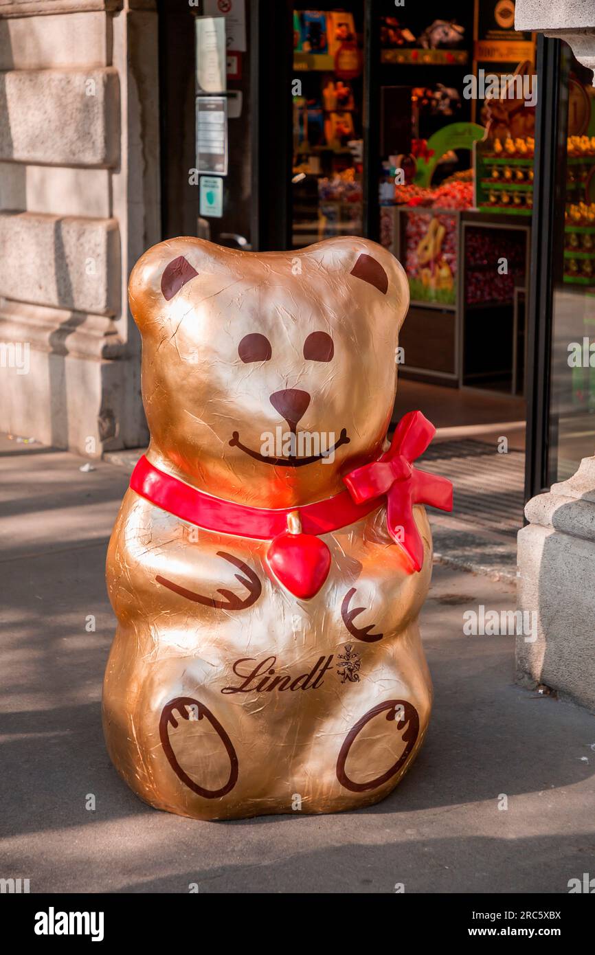 Lindt bear hi-res stock photography and images - Alamy