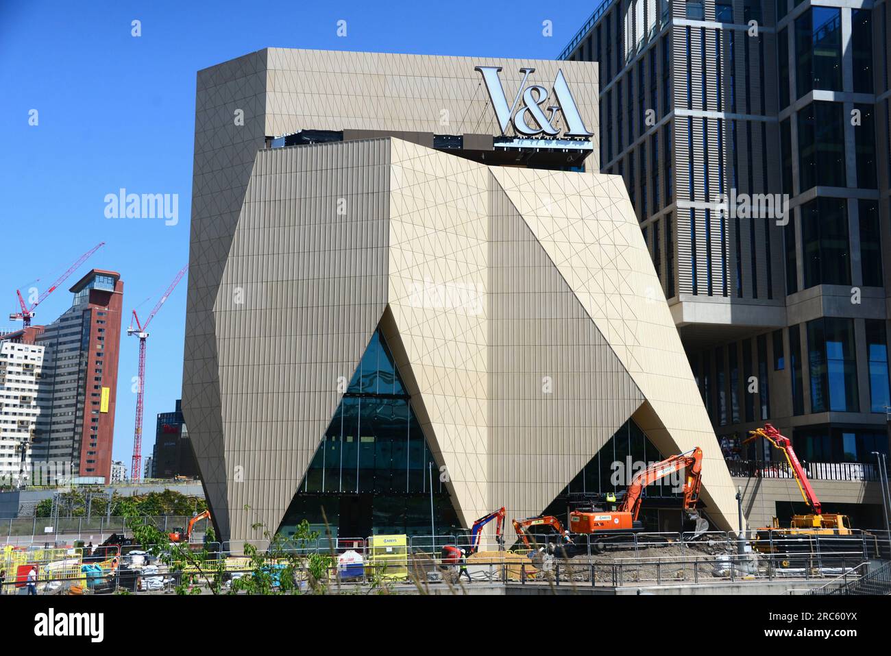 The new V&A Museum, Queen Elizabeth Olympic Park, Stratford, London ...