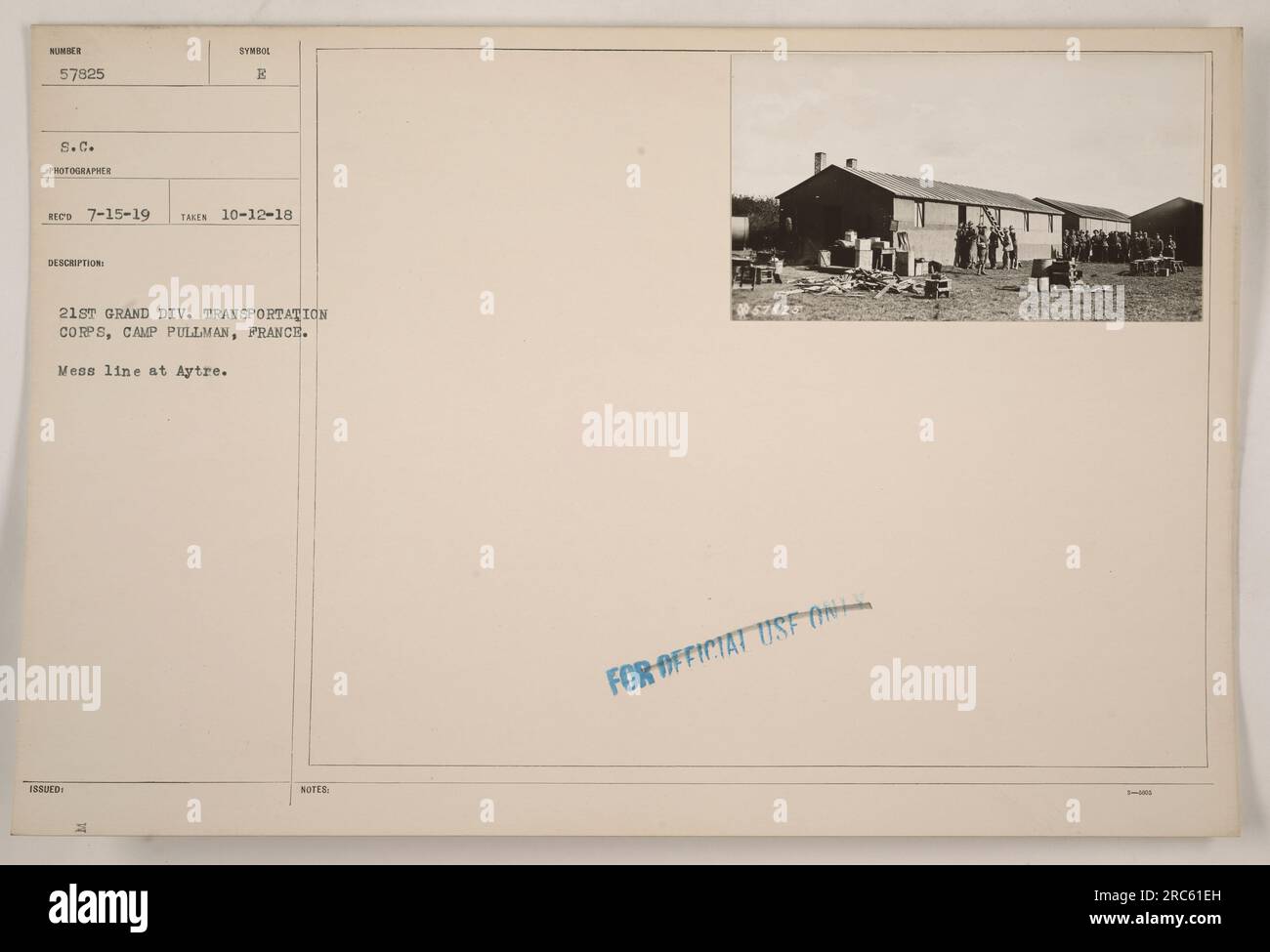 Mess line at Aytre, France, showing soldiers of the 21st Grand Division ...
