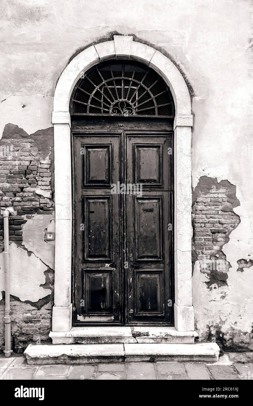 Old and beautiful ornate door, classic architectural detail Stock Photo ...