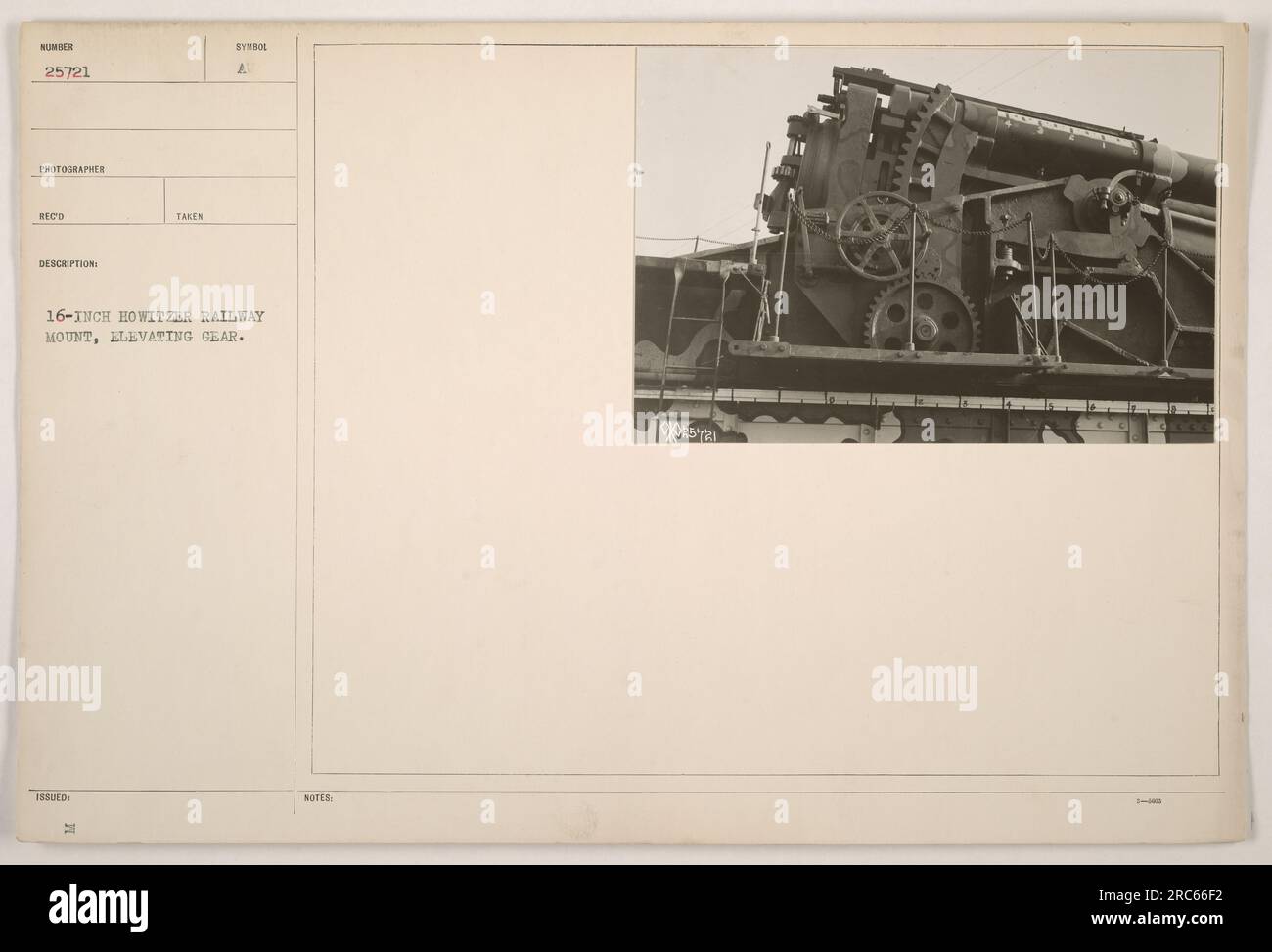 Soldiers operating a 16-inch howitzer on a railway mount during World ...