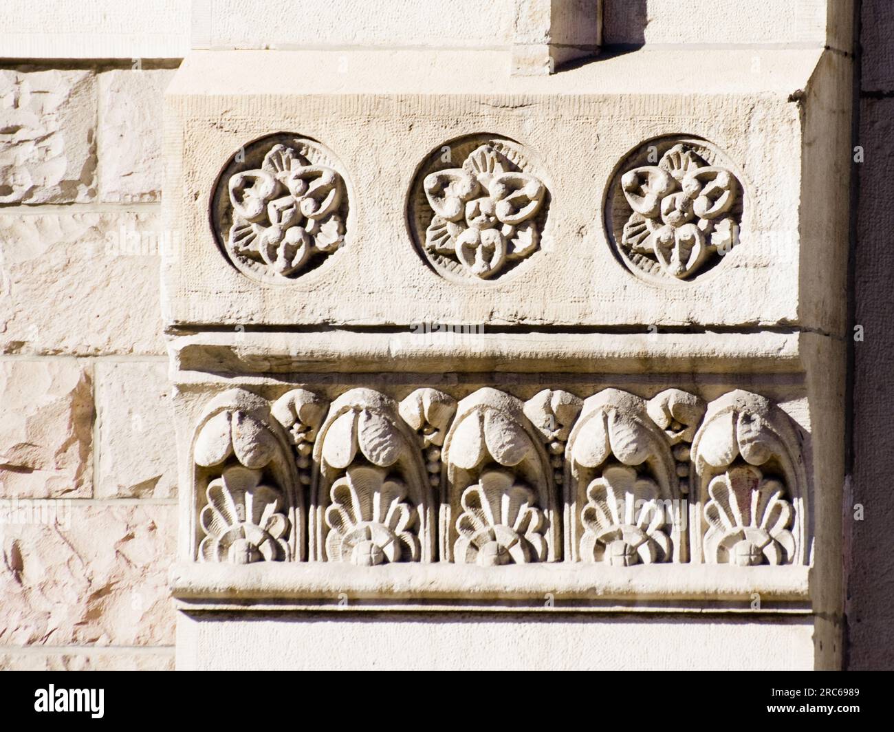 Ornament pilaster hi-res stock photography and images - Alamy