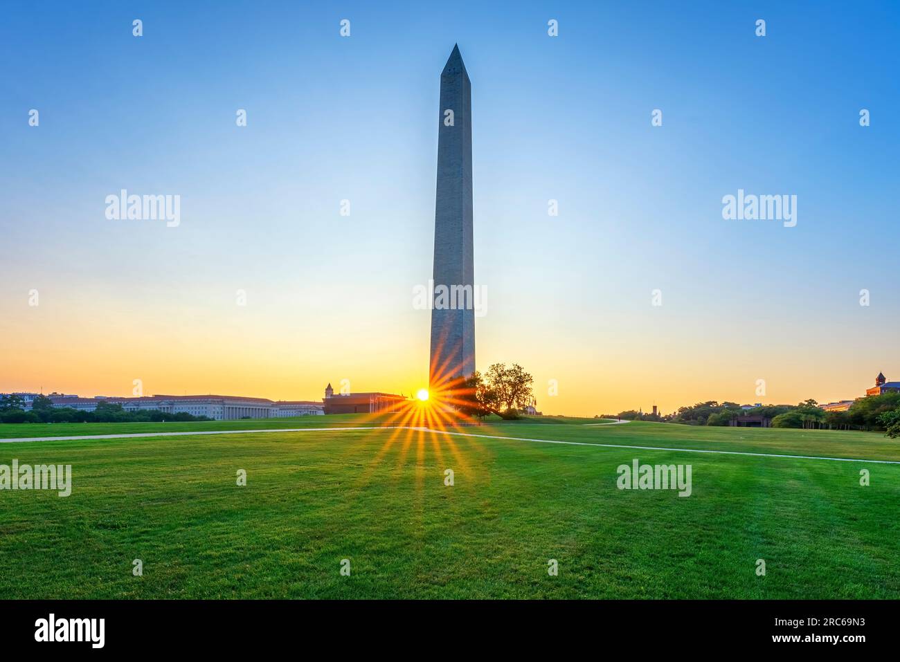 Sunrise outdoor mall hi-res stock photography and images - Alamy
