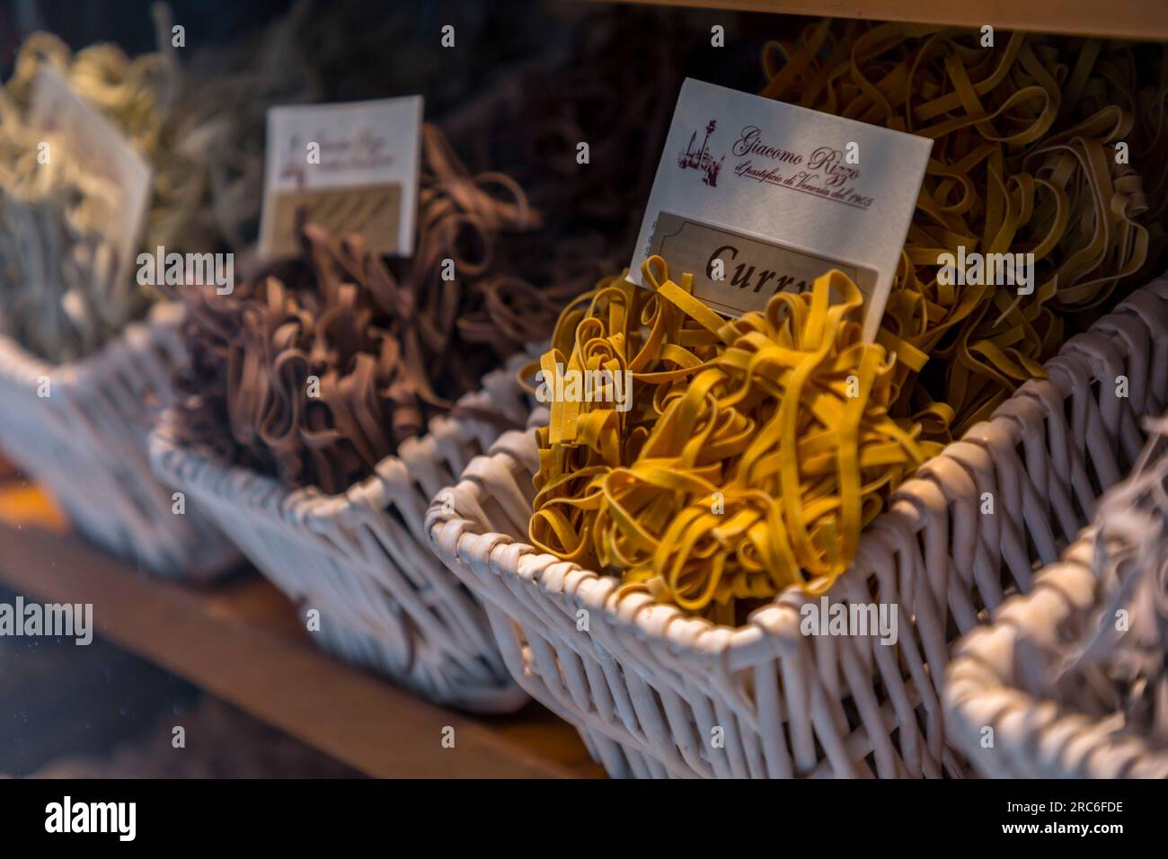 Market basket pasta hi-res stock photography and images - Alamy