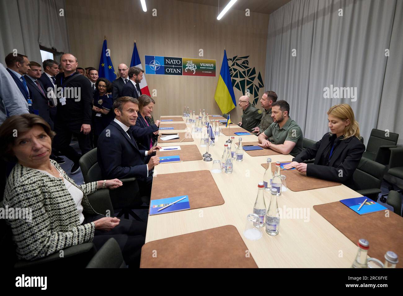 Nato conference table hi-res stock photography and images - Alamy
