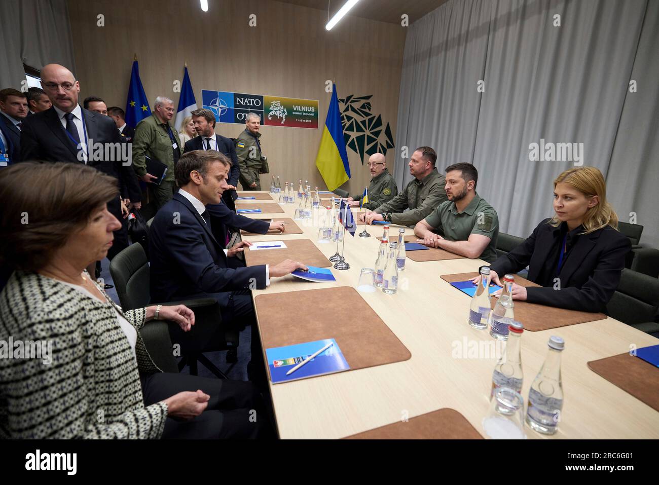 Emmanuel macron nato summit 2023 vilnius hi-res stock photography and ...