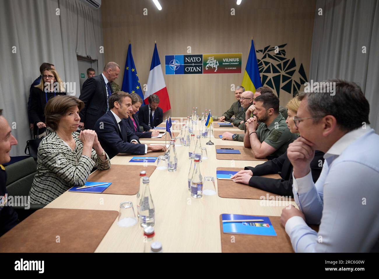 Nato conference table hi-res stock photography and images - Alamy