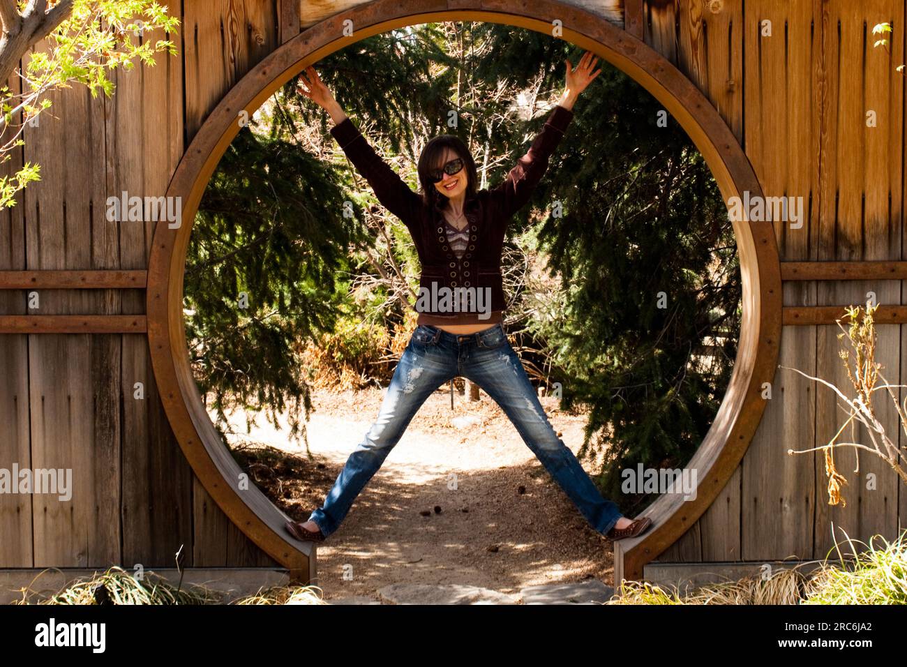 Round moon gate hi-res stock photography and images - Alamy