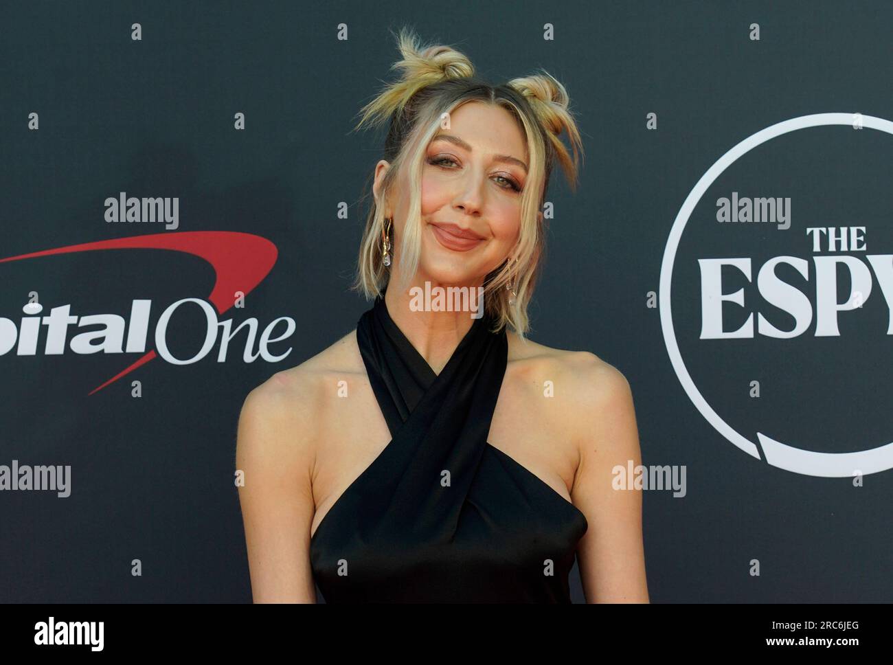 Heidi Gardner arrives at the ESPY awards on Wednesday, July 12, 2023 ...