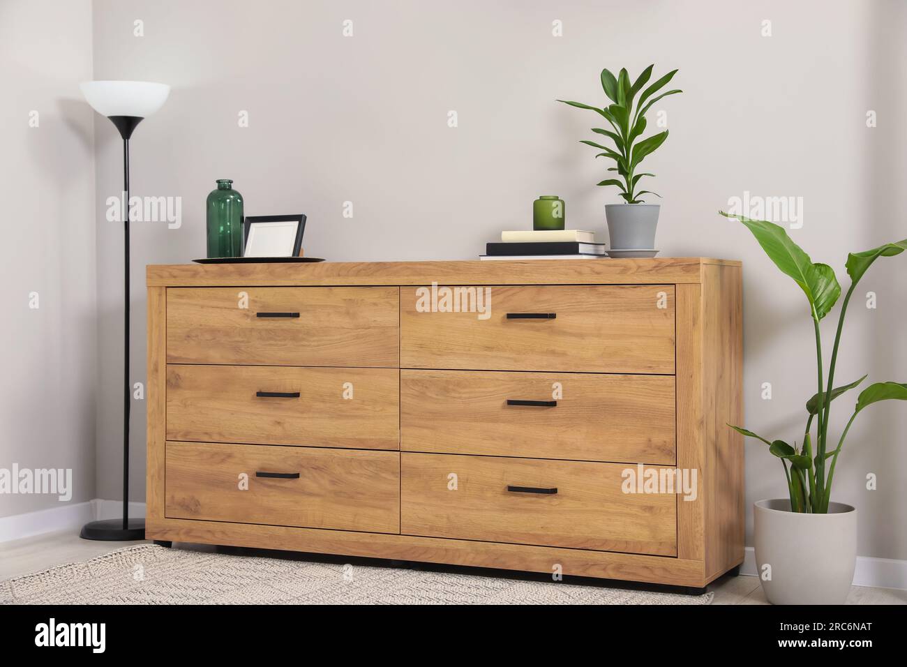 Chest drawers houseplant cozy hi-res stock photography and images - Alamy