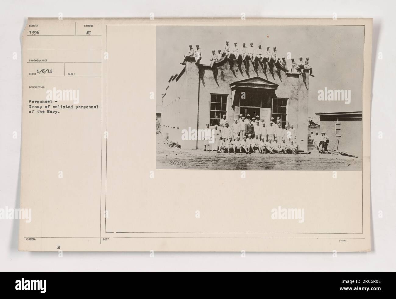 Aut group posing hi-res stock photography and images - Alamy