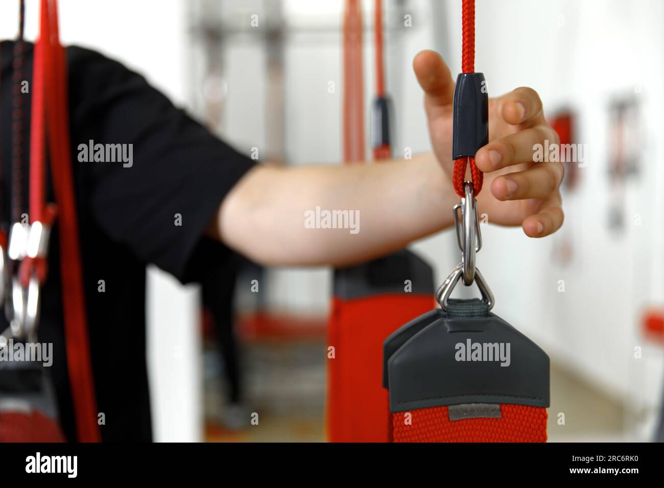 Back stretching, Back injury rehabilitation, Spine therapy, Spinal ...