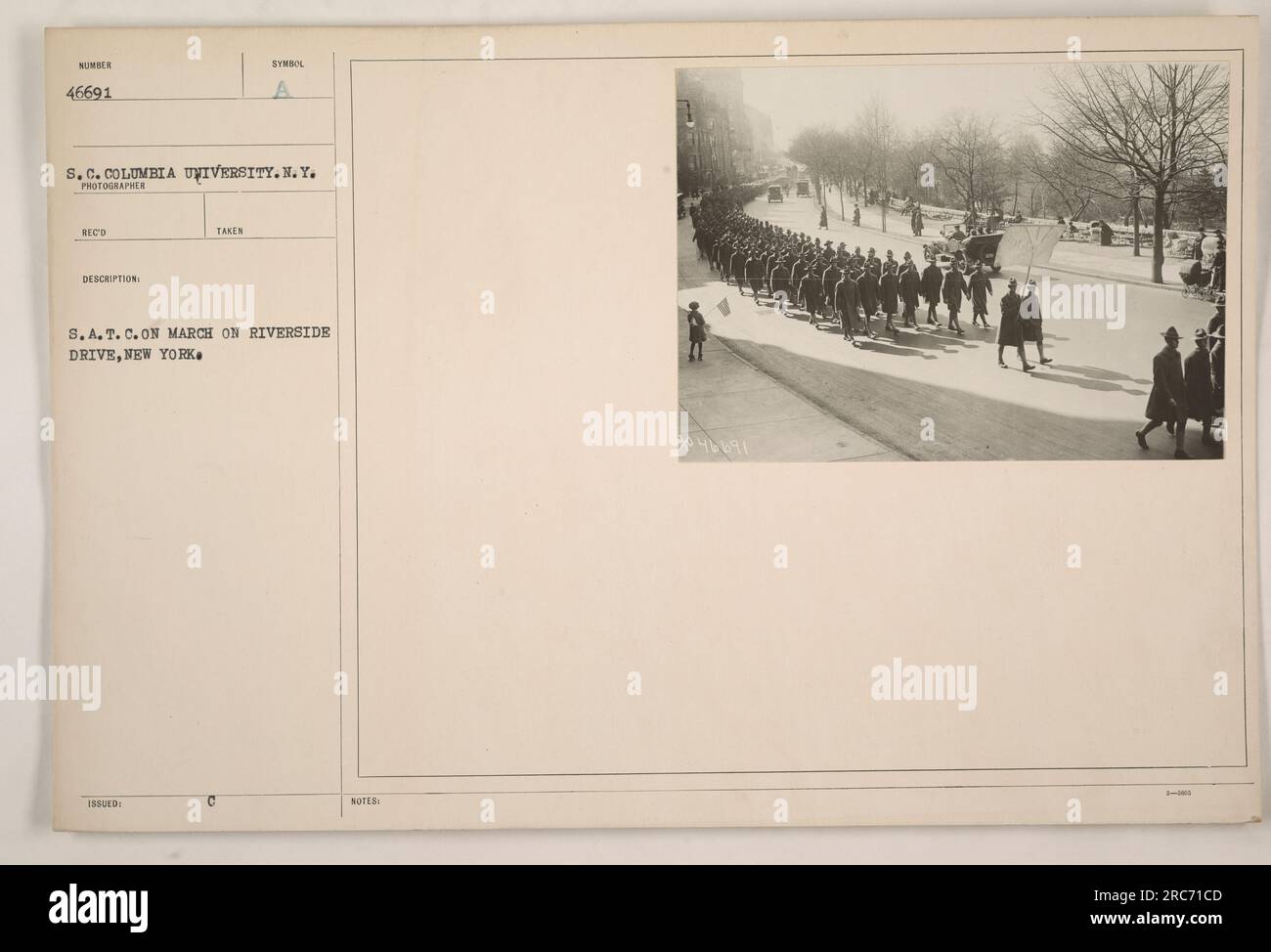 Soldiers from the S.A.T.C. (Student Army Training Corps) march along ...