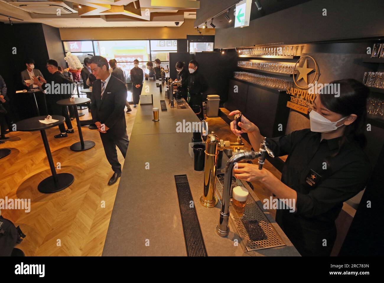 Sapporo Brewery Co. unveil a limited-time-only bar, " Sapporo Black ...