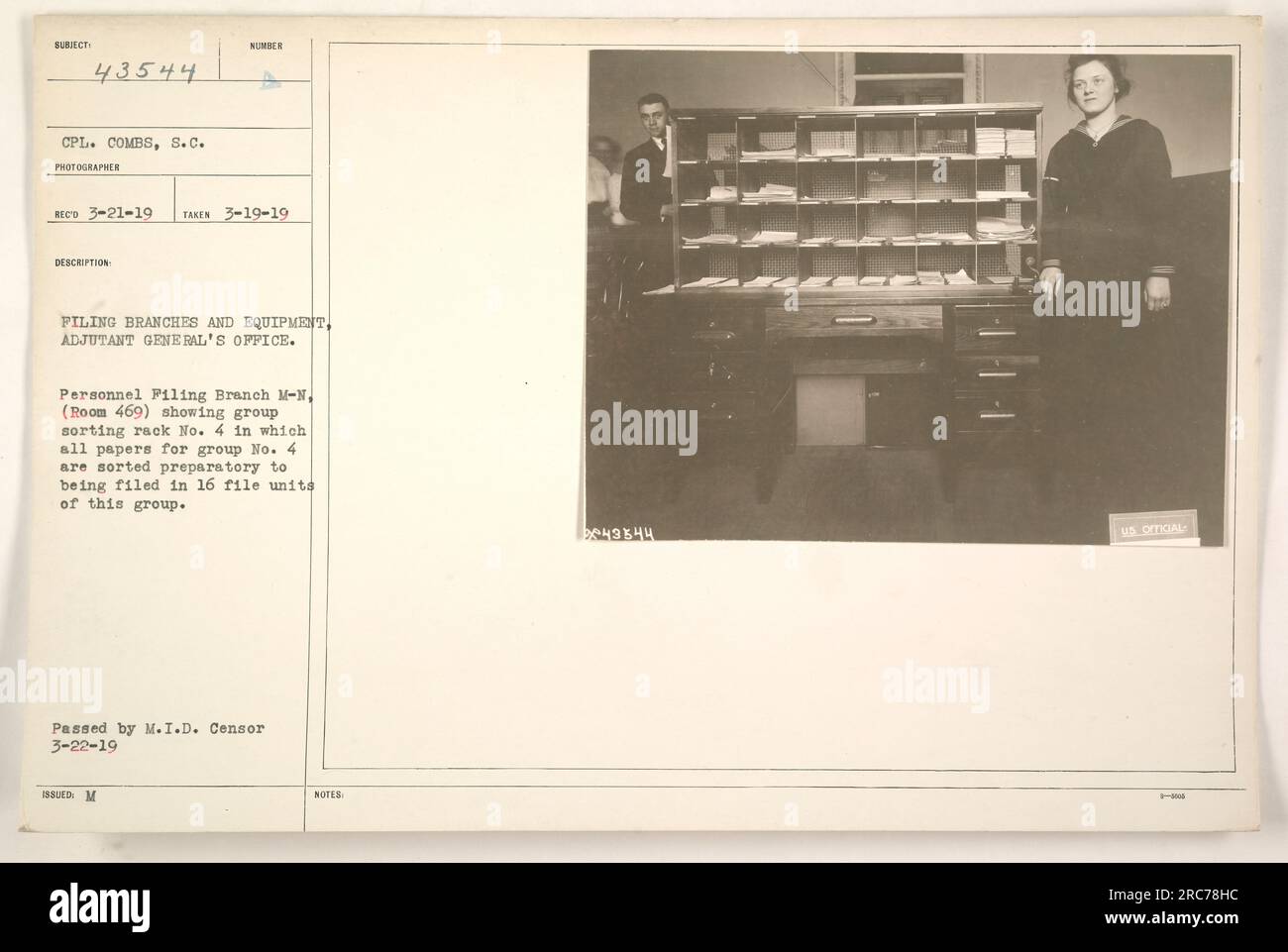 Group sorting rack hi-res stock photography and images - Alamy