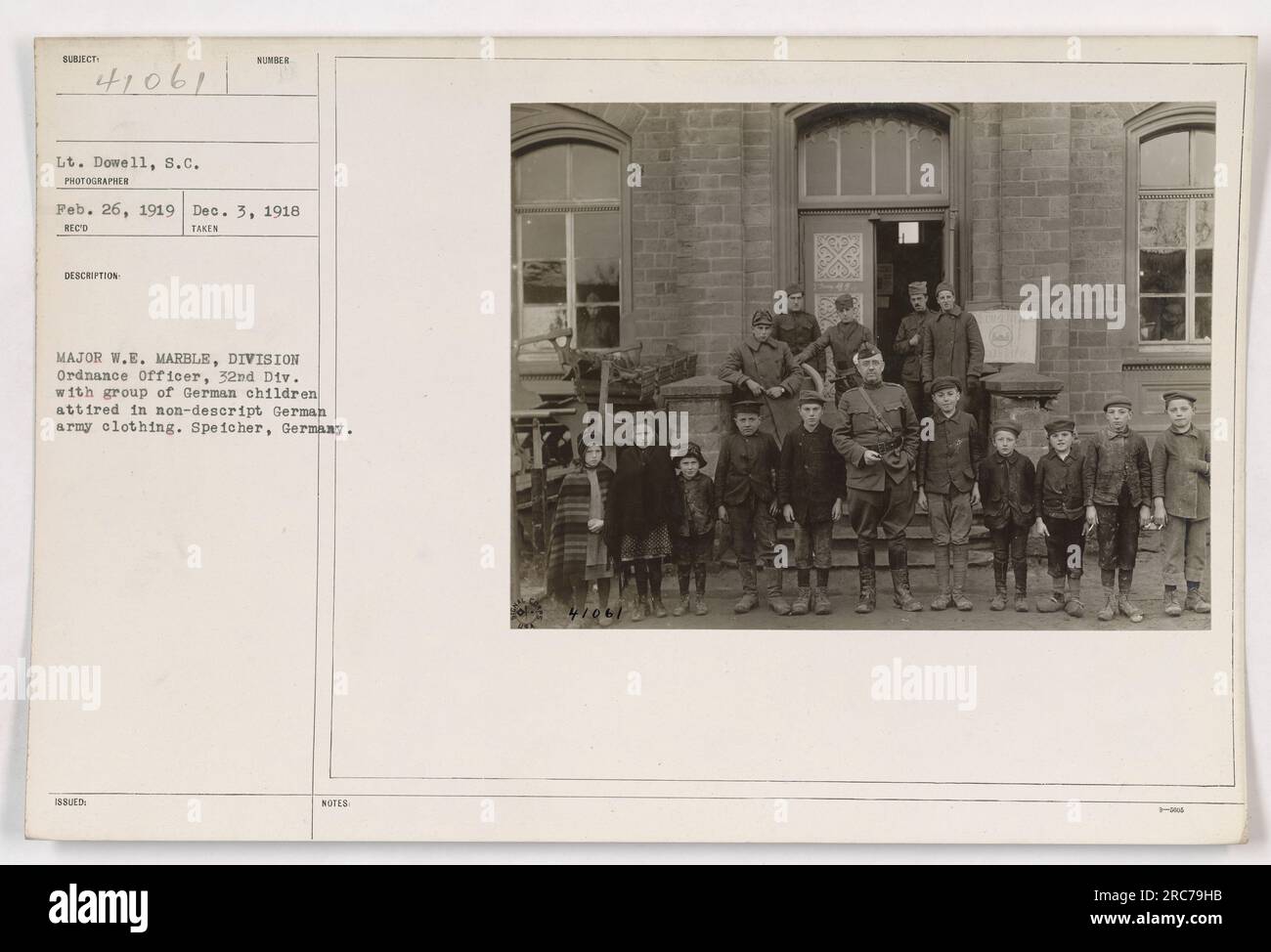 Non descript german army clothing hi-res stock photography and images ...