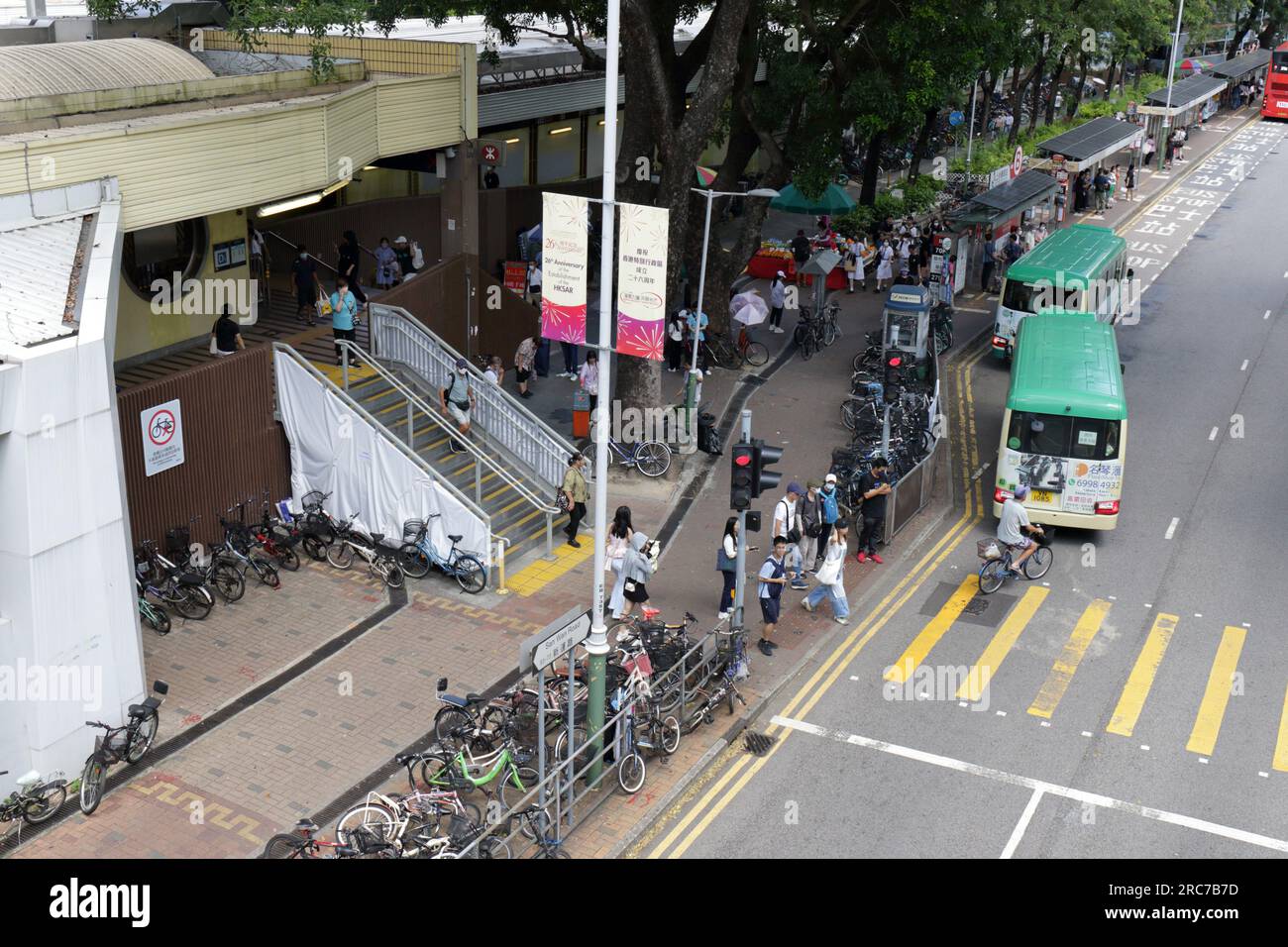 San Wan Road Exit and Pedestrian Crossing of Sheung Shui Railway (MTR ...