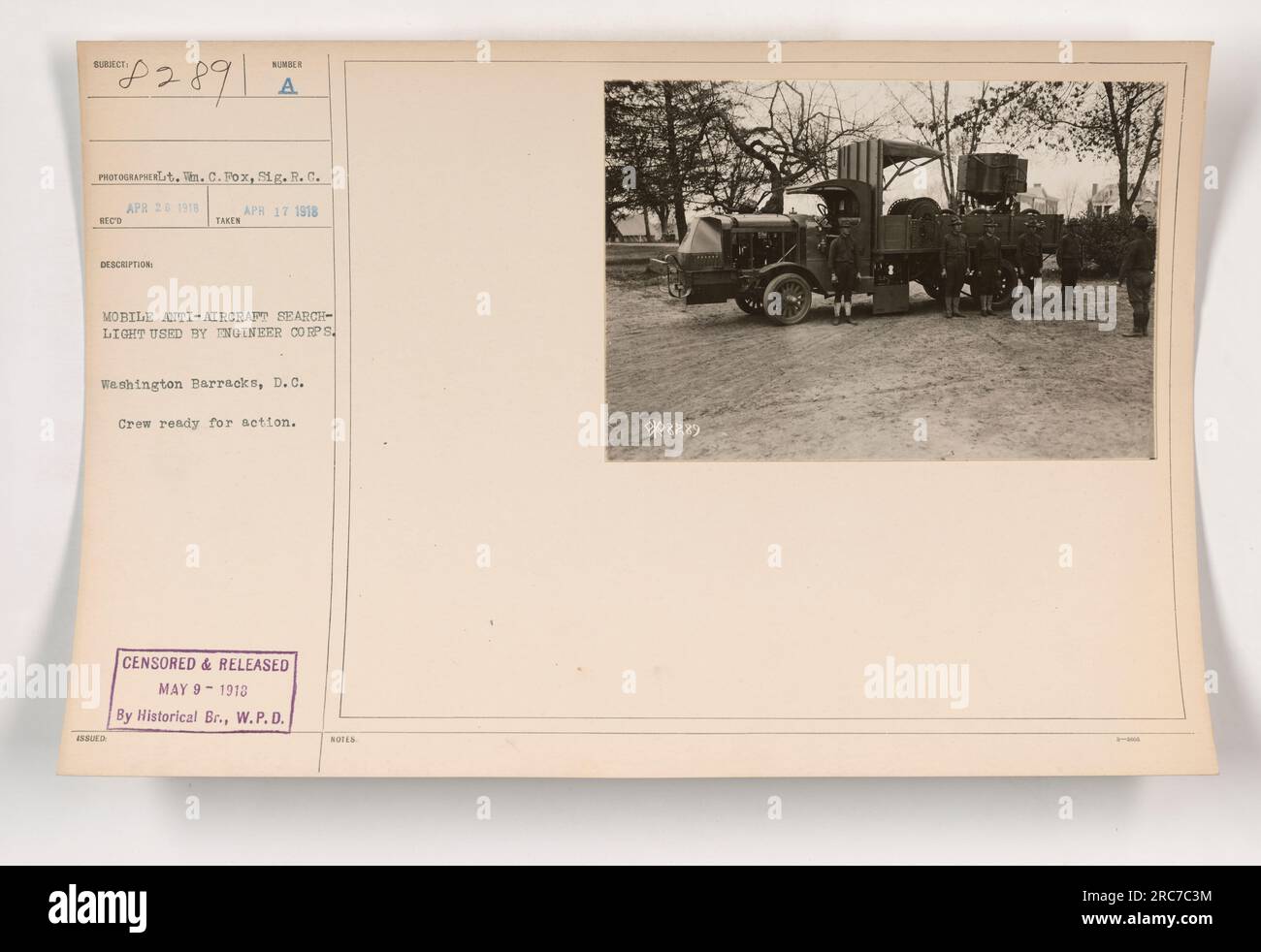 The crew of a mobile anti-aircraft searchlight unit from the Engineer ...