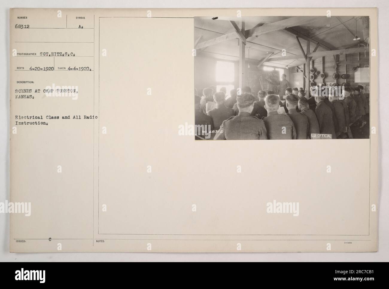 Soldiers at Camp Funston in Kansas undergoing an electrical class and ...