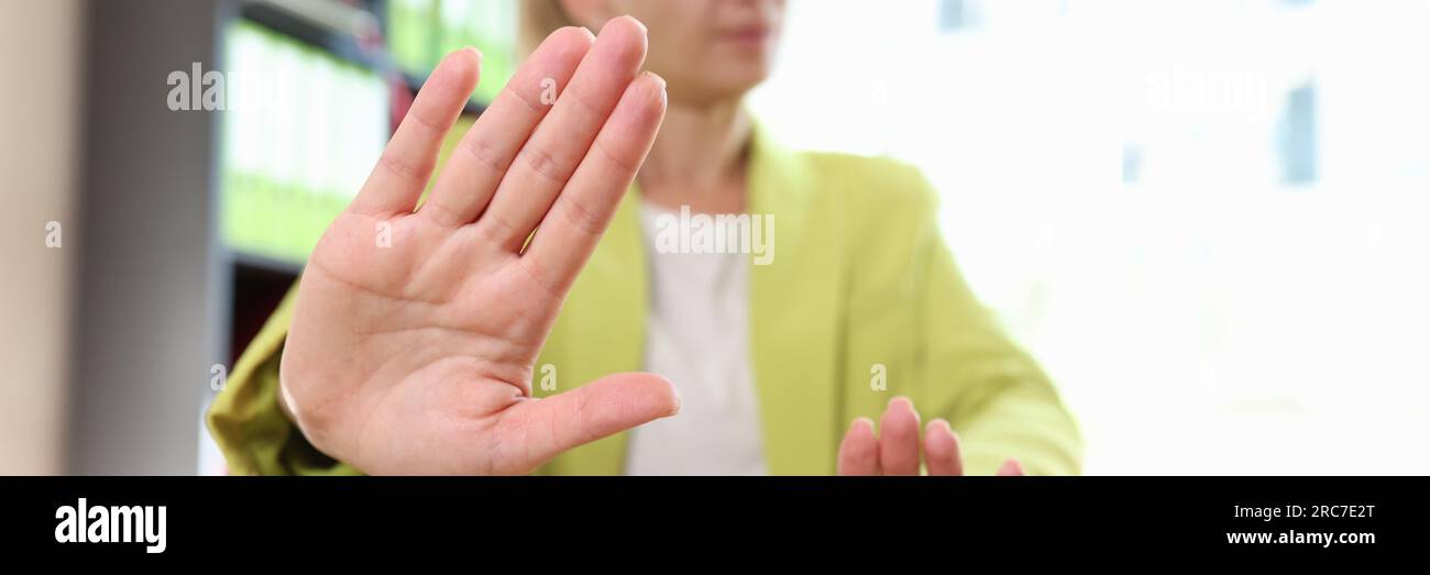 Lawyer refusing bribe rejecting hi-res stock photography and images - Alamy