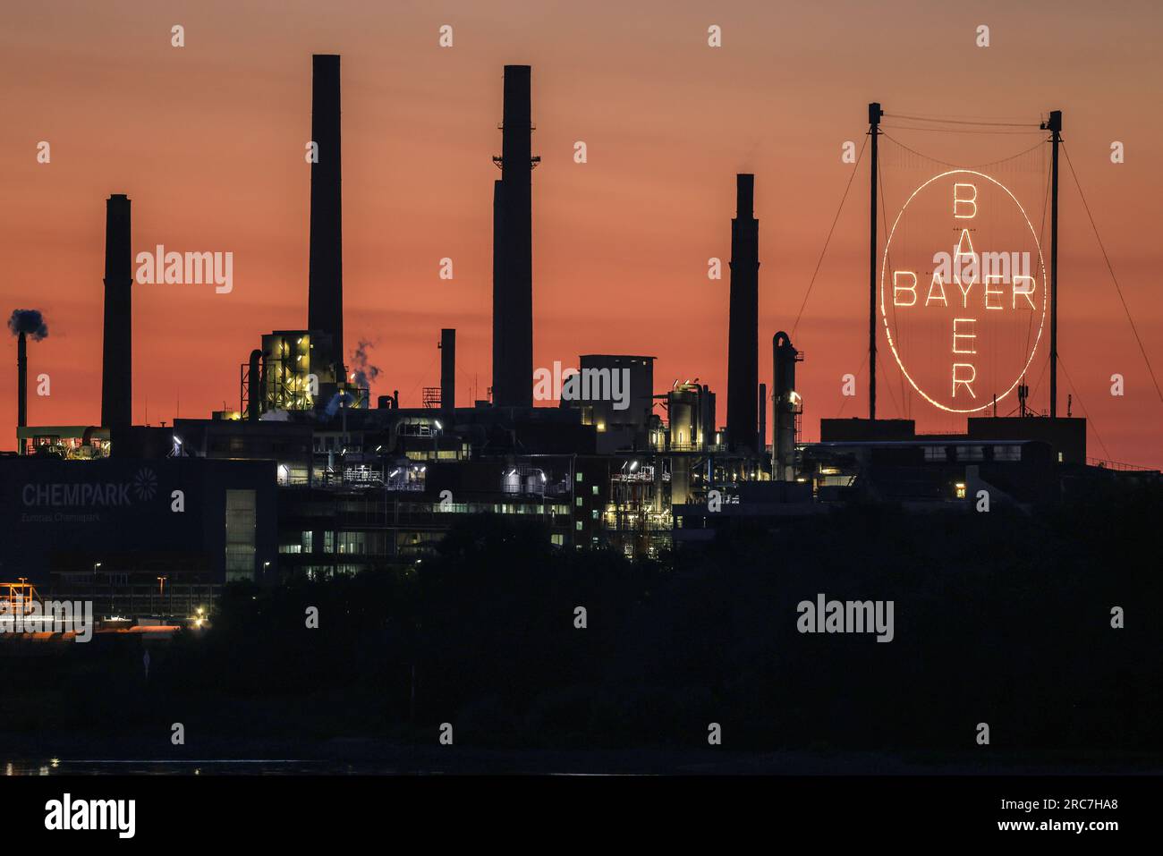 Cologne, Germany. 13th July, 2023. The sky colors in the morning behind ...