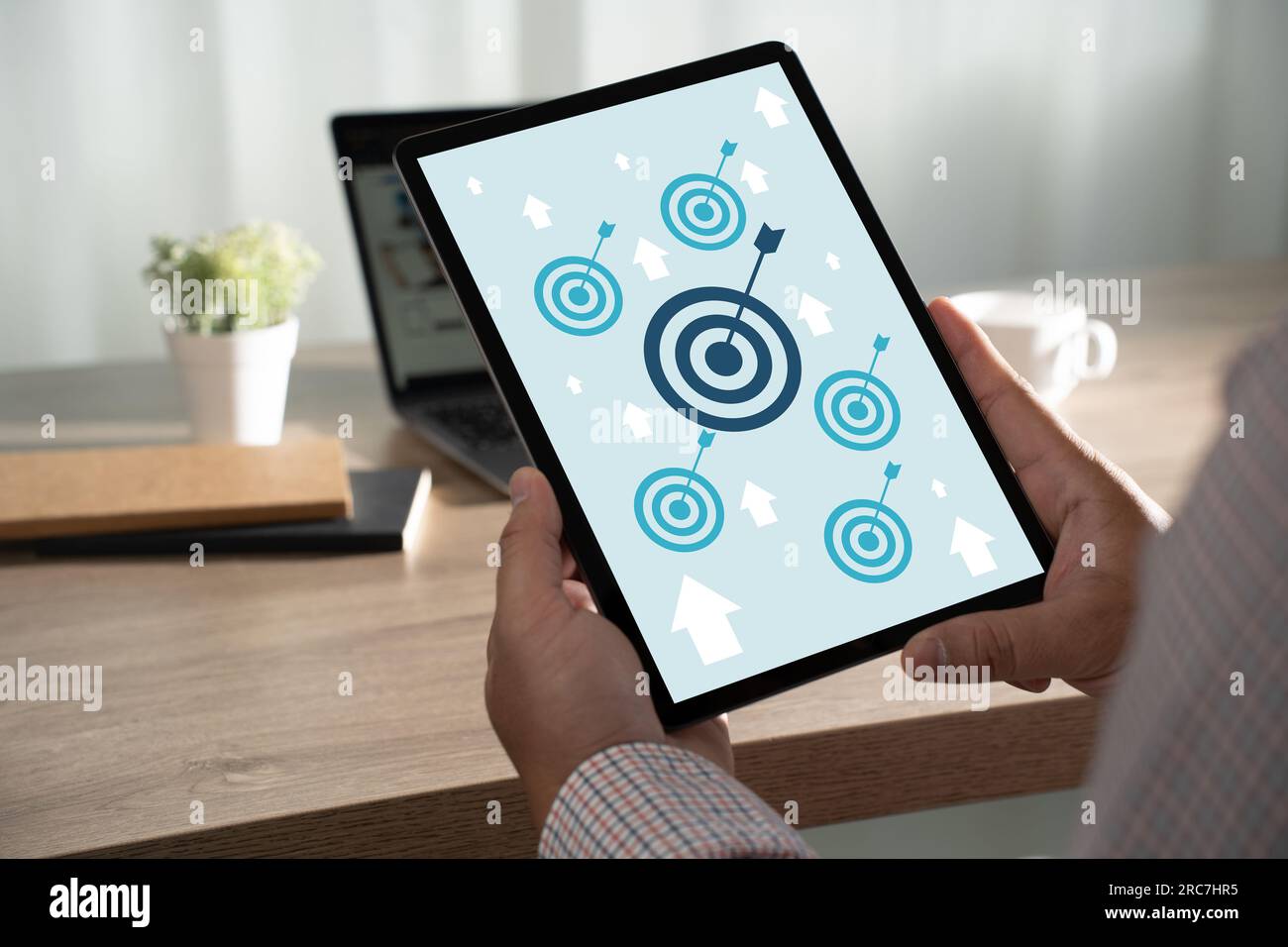 Businessman set up objectives and target goals for success plan ...