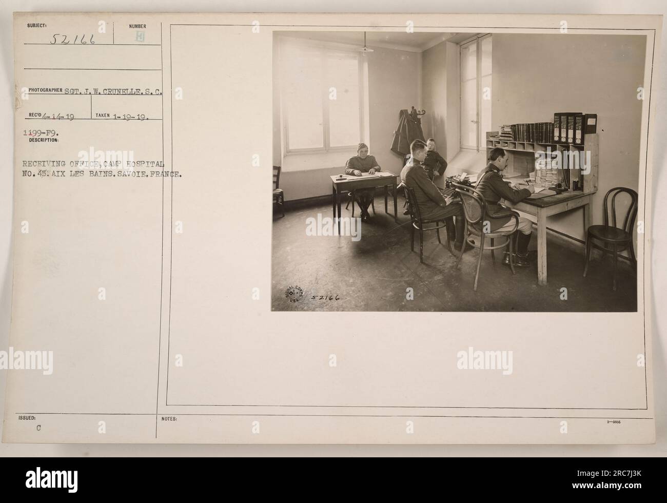 Soldiers receiving medical care at Camp Hospital No. 45 in Aix les ...