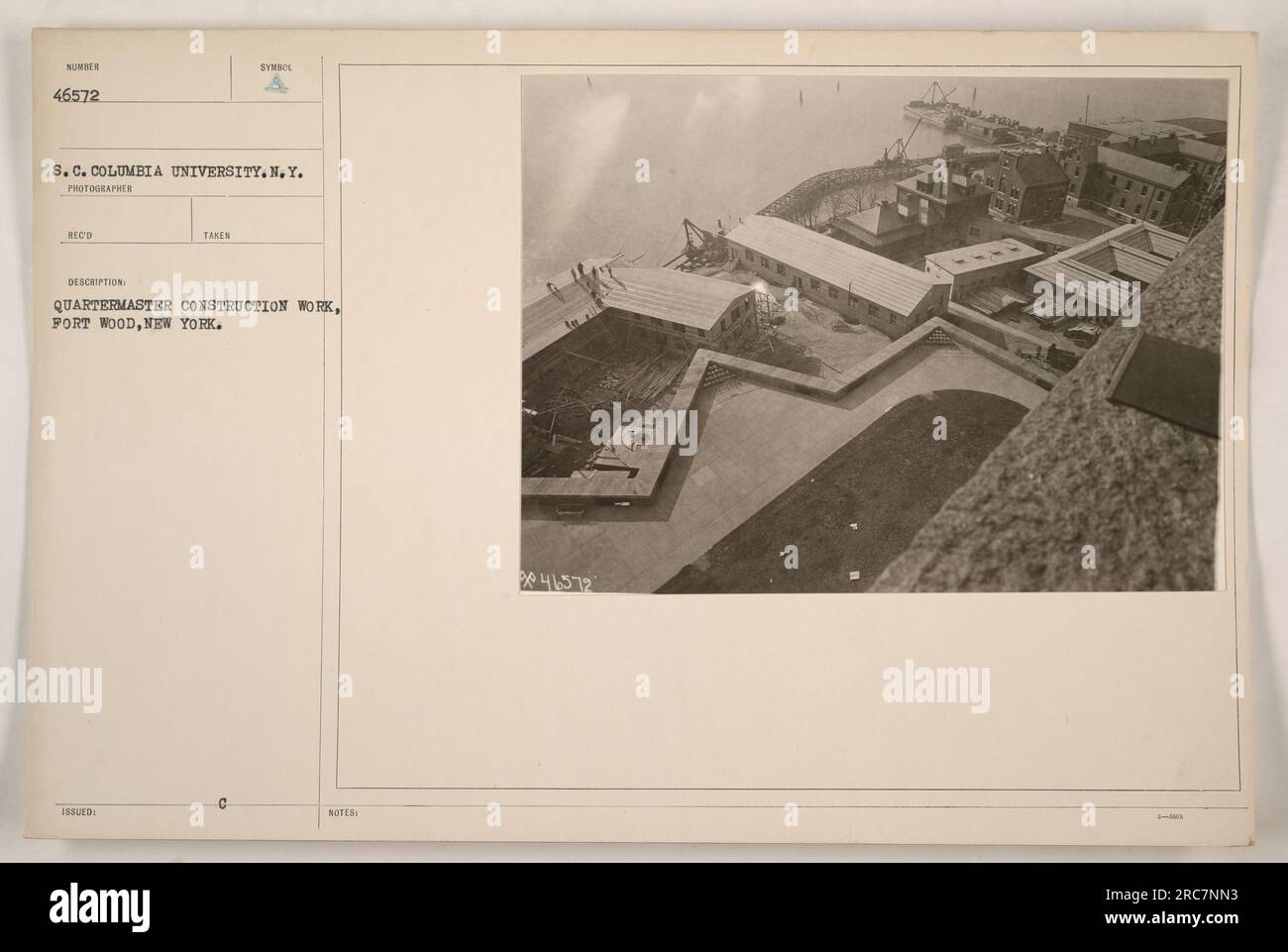 Quartermaster soldiers working on construction projects at Fort Wood in ...