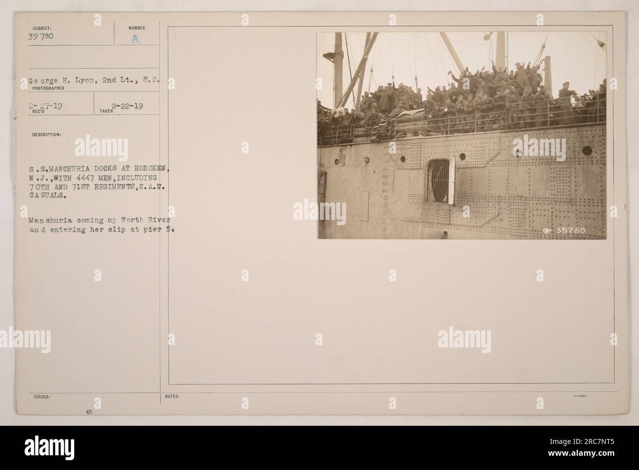 4447 men hi-res stock photography and images - Alamy