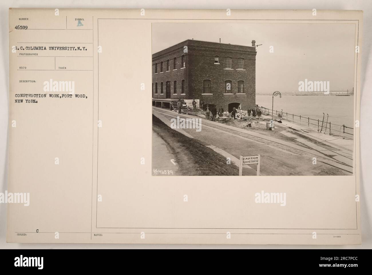 Men working on construction at Fort Wood, New York during World War One ...