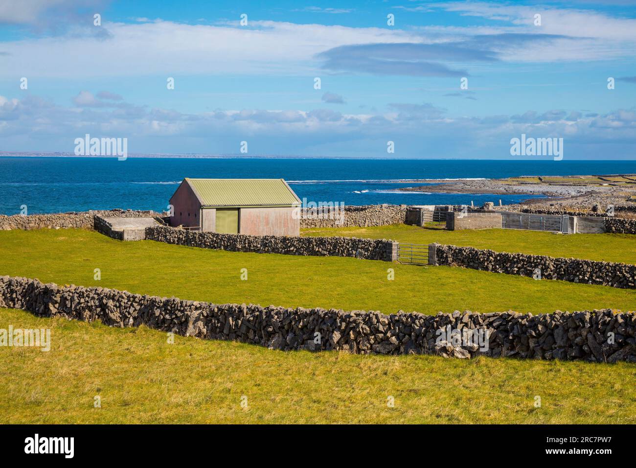 Inish family hi-res stock photography and images - Alamy