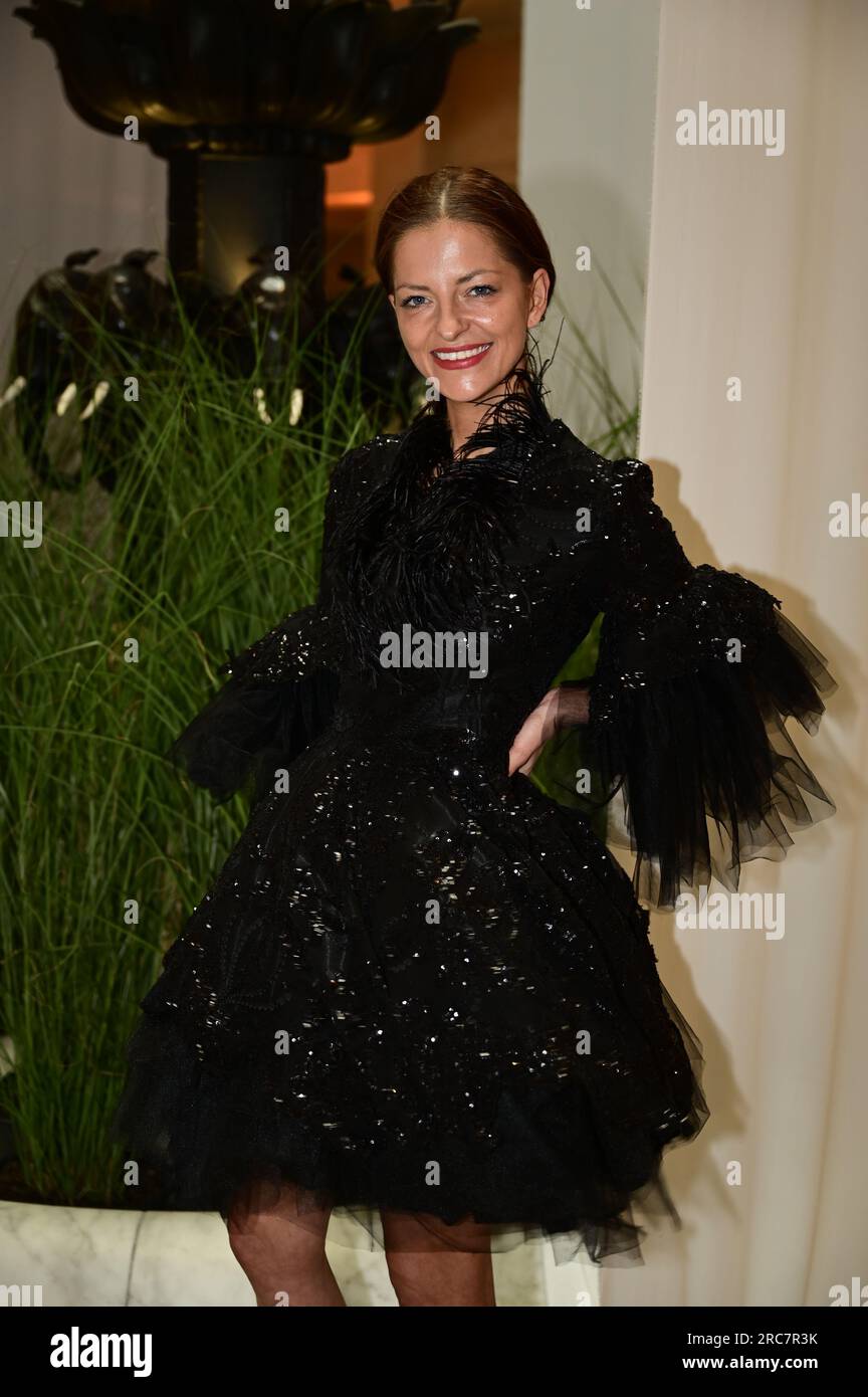 Xenia Prinzessin von Sachsen bei der Anja Gockel Fashion Show 'Air' auf ...