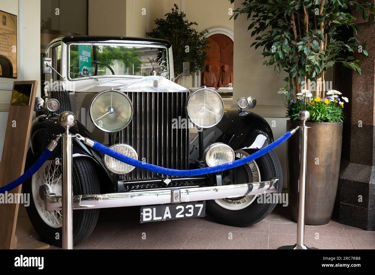 1934 Rolls Royce 20 25 hp Barker bodied limousine at the Midland Hotel ...