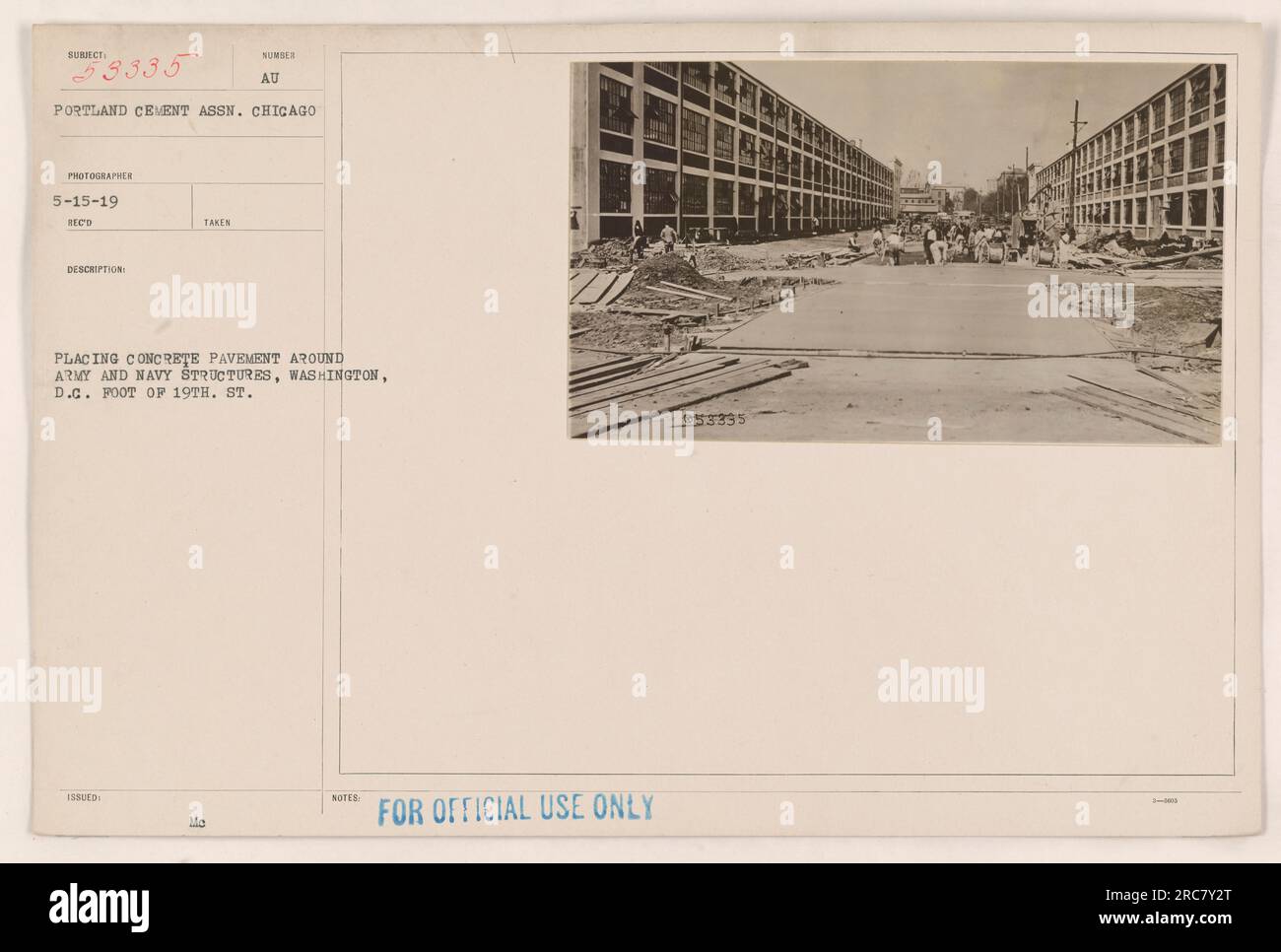 American soldiers building concrete pavement hi-res stock photography ...