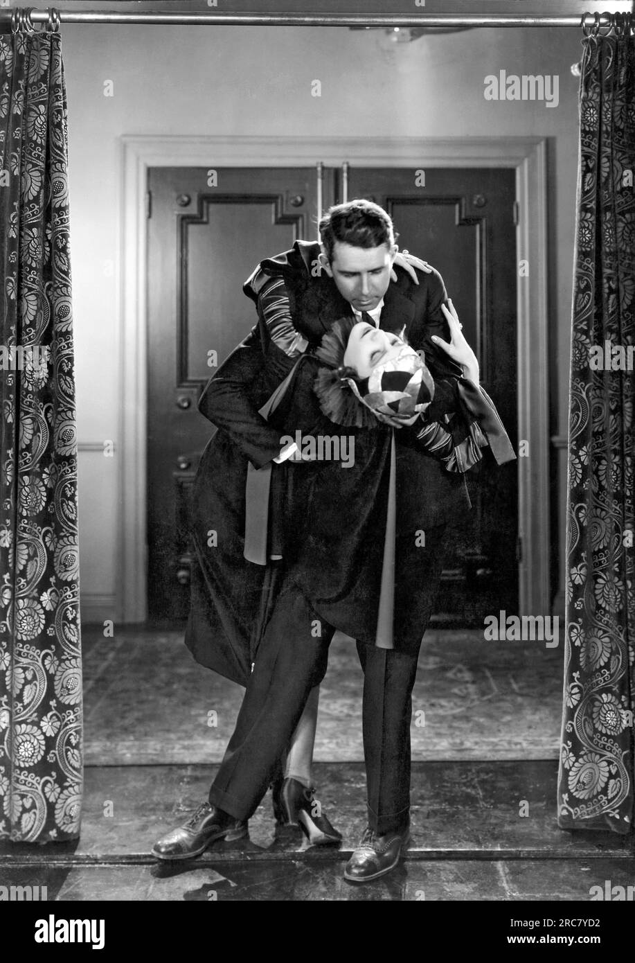 Hollywood, California: c. 1927. A couple in a deep dip embrace Stock ...