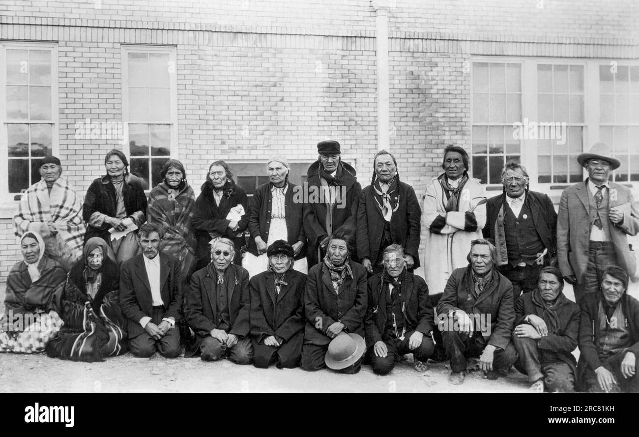 Native americans on reservation Black and White Stock Photos & Images ...