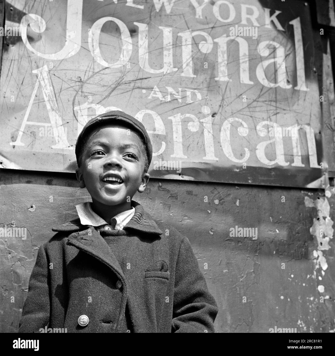 1940s newspaper boy hi-res stock photography and images - Alamy